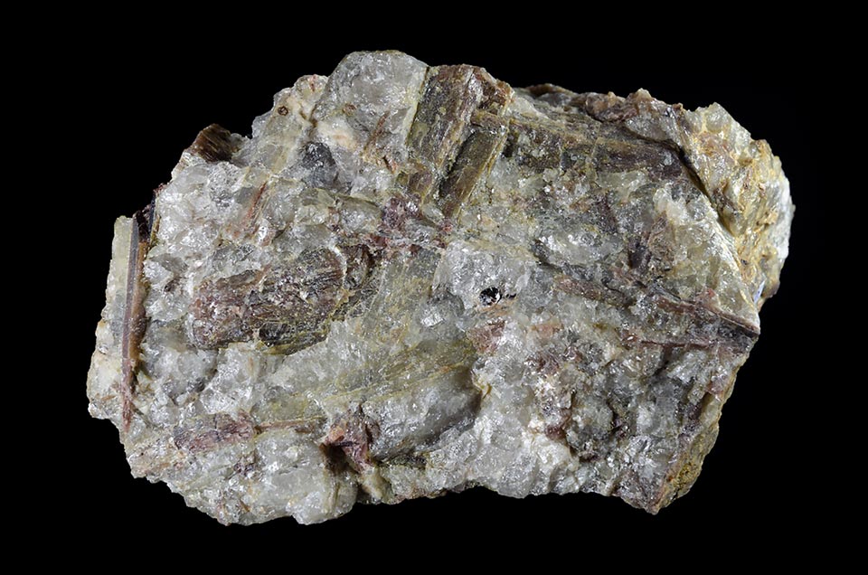 Andalusite – Mineral Properties, Photos and Occurrence