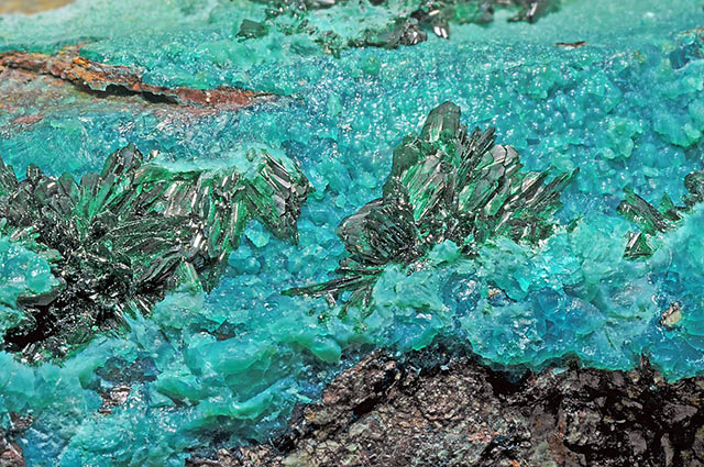 Atacamite - Mineral Properties, Photos and Occurence