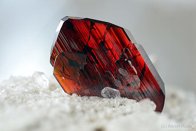 Brookite - Mineral Properties, Photos and Occurence