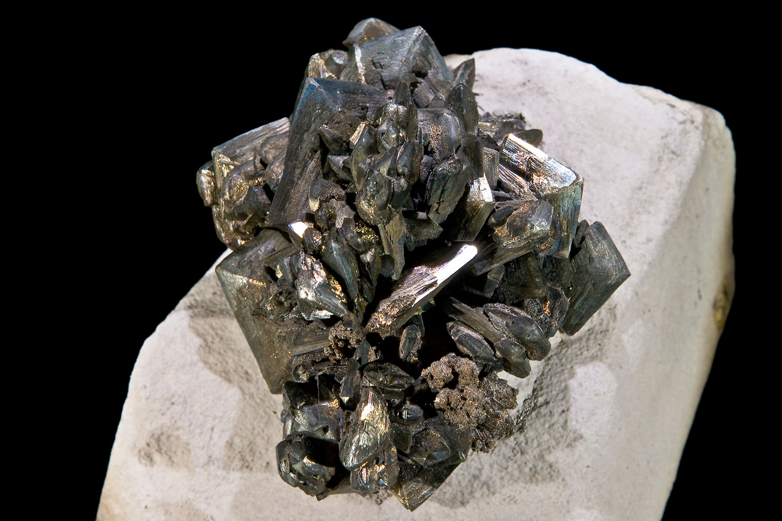 Marcasite – Mineral Properties, Photos and Occurrence