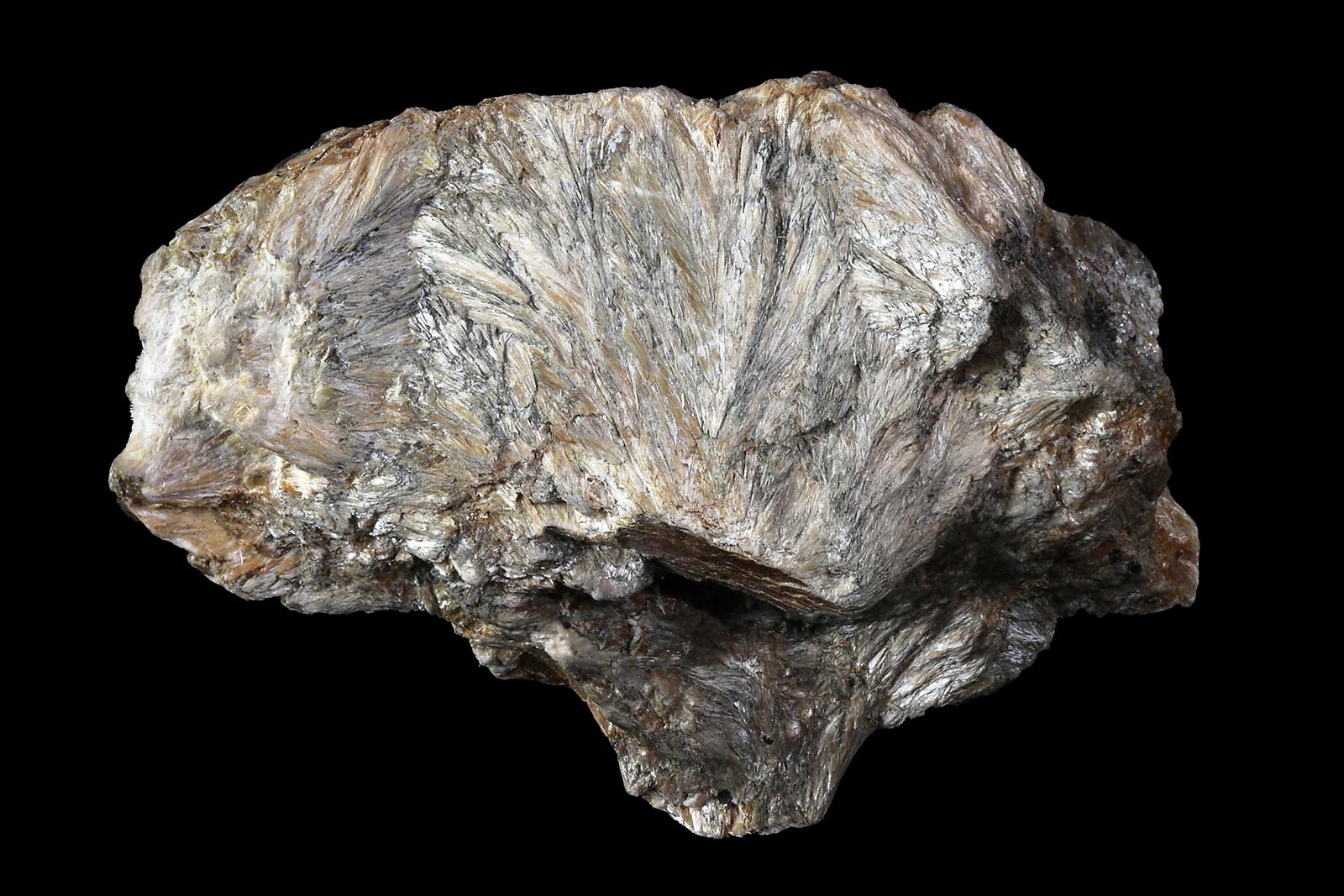 Wollastonite – Mineral Properties, Photos and Occurrence